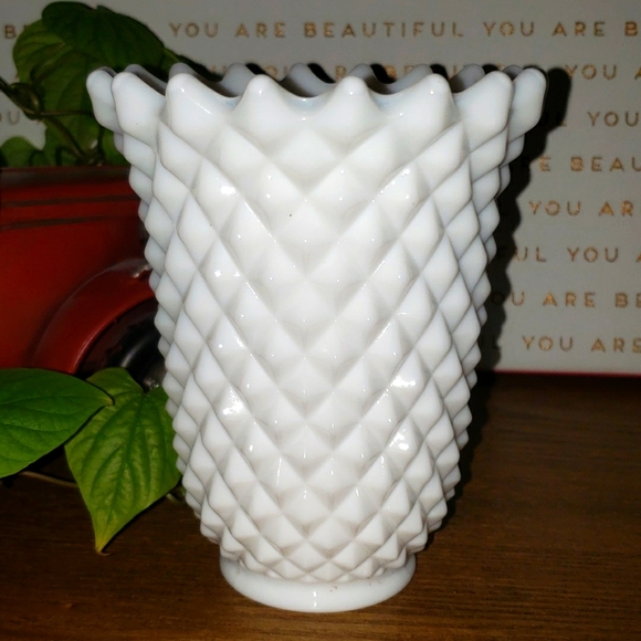 imperial | Accents | Vintage Imperial Milk Glass Vase Diamond Cut ...